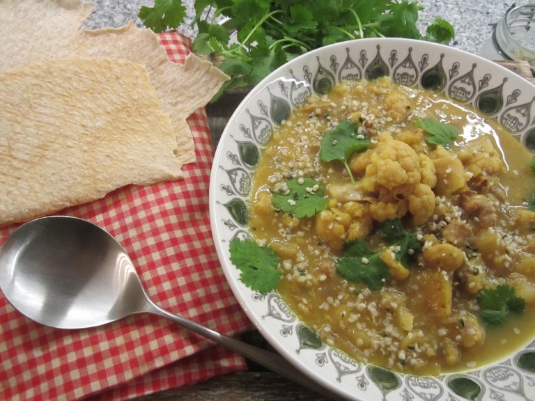 Karrisuppe med blomkål og eple – veganine